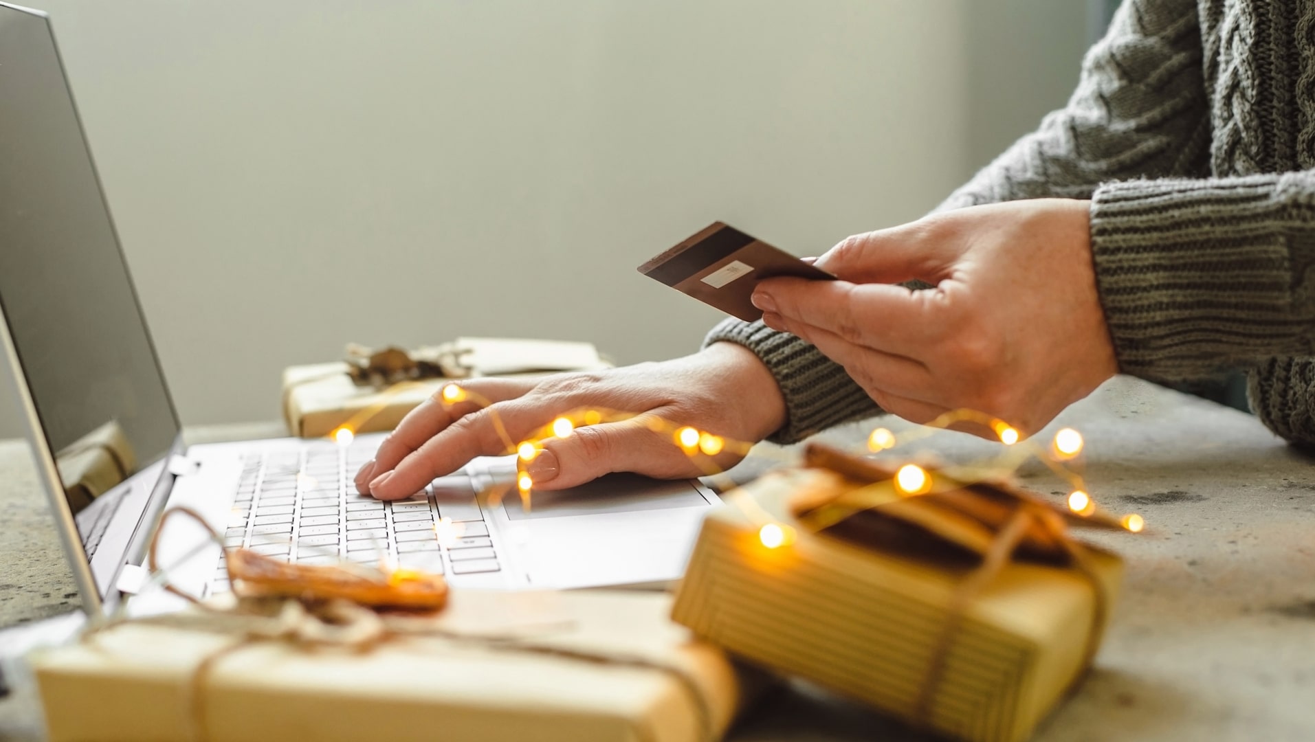 Budget-Friendly Tips for Christmas and Thanksgiving Celebrations | Sun Loan